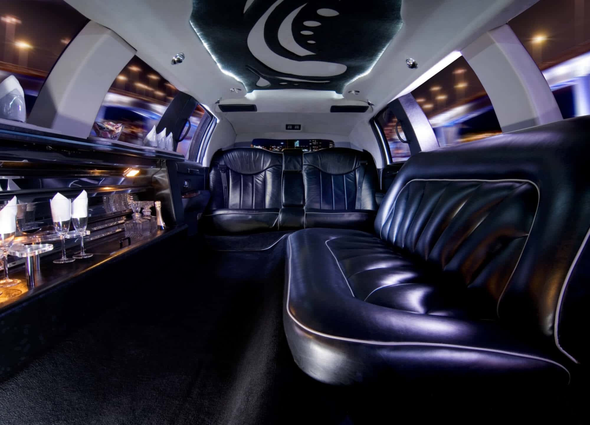 Best Airport Transfers: 4 Reasons to Consider a Limousine Service